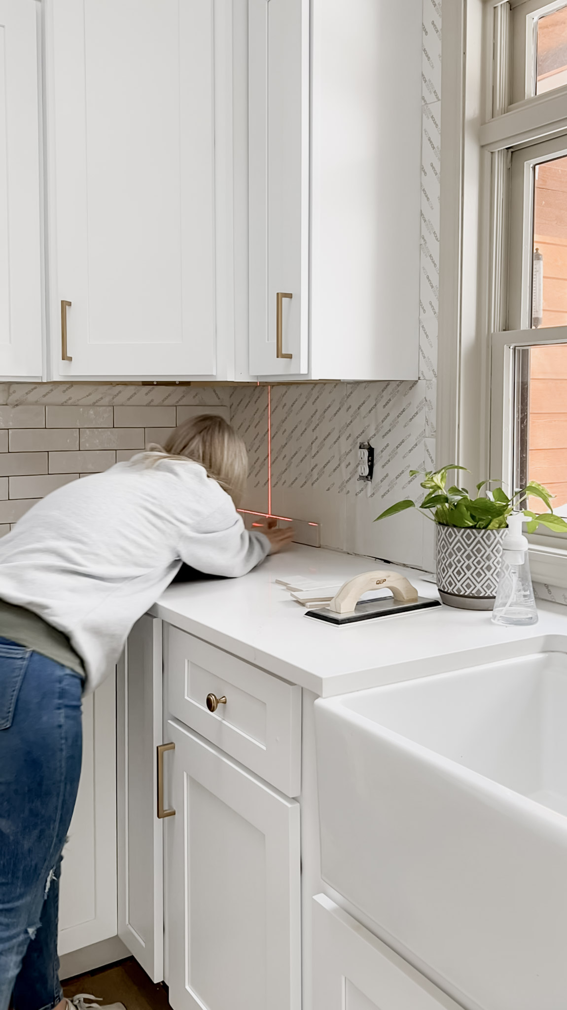 Kitchen Tile Backsplash Installation for Beginners - Come Stay Awhile ...