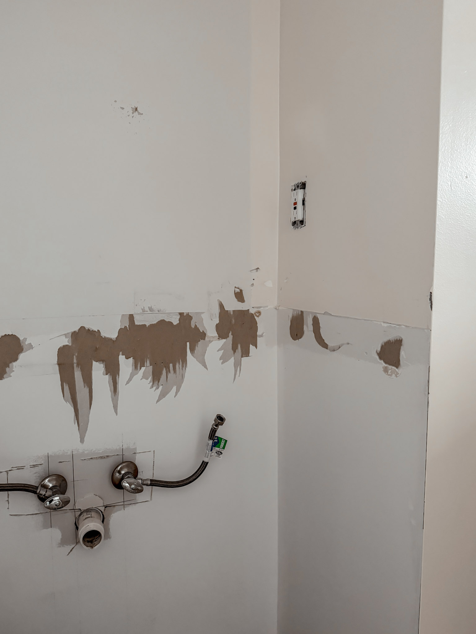 How to Easily Repair Your Drywall: A Step-by-Step Tutorial - Come Stay ...