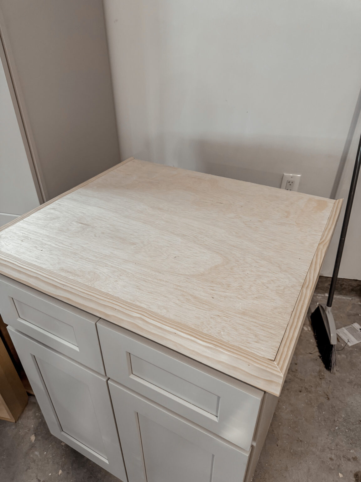 DIY Mobile Workbench: How to Build Custom Wood Countertops - Come Stay ...