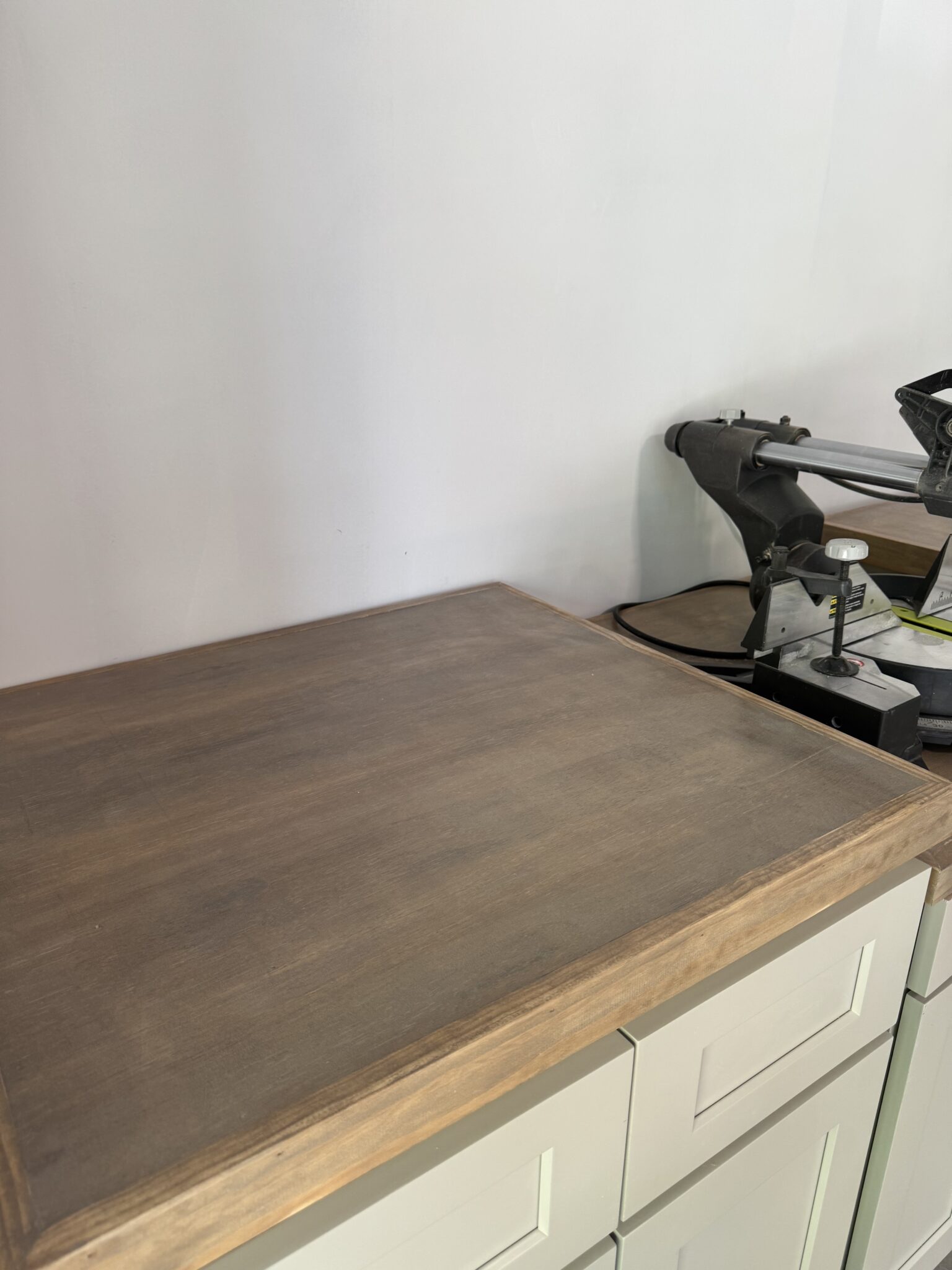 DIY Mobile Workbench: How to Build Custom Wood Countertops - Come Stay ...